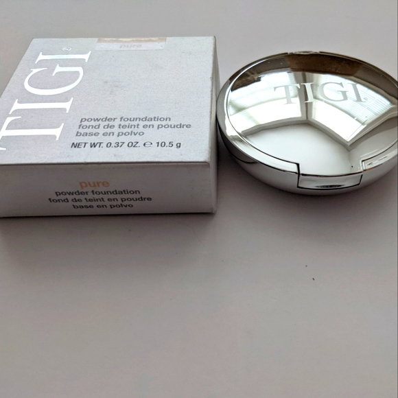 TIGI | Makeup | New Tigi Powder Foundation Color Pure | Poshmark